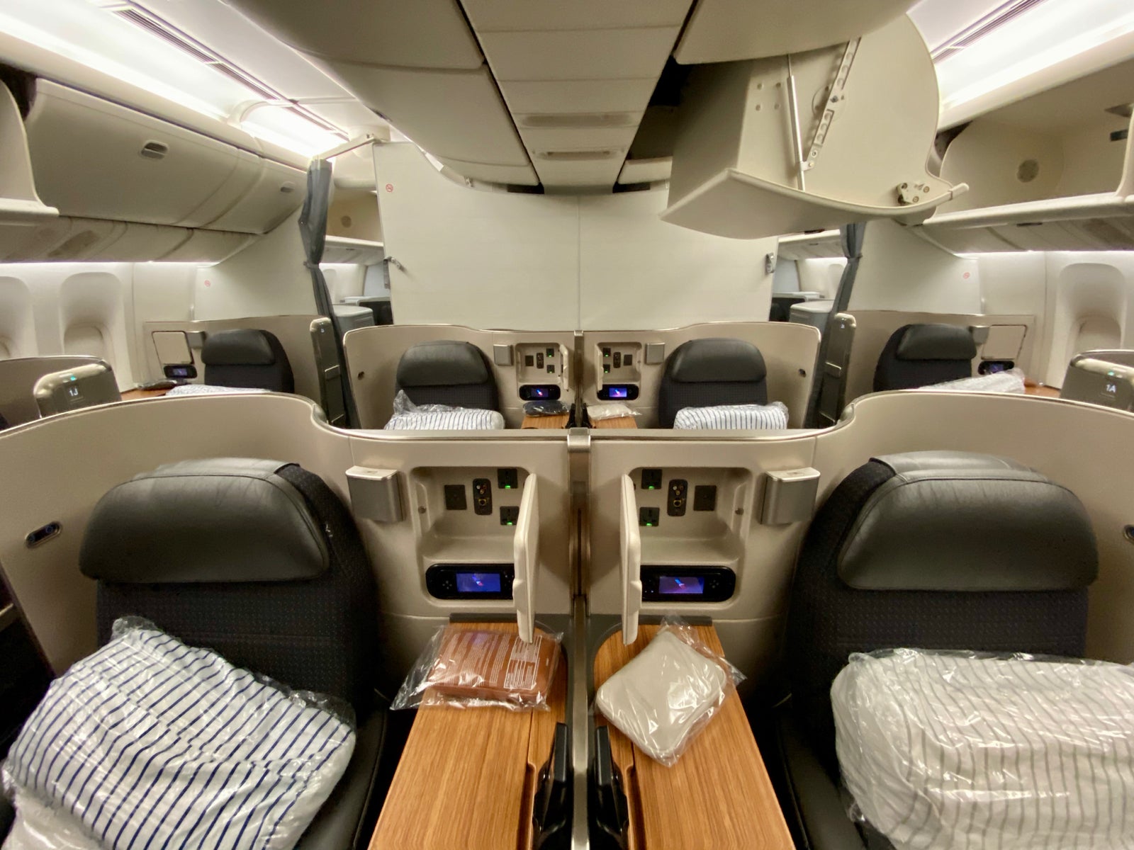 American Airlines updates AAdvantage elite status and more due to ...
