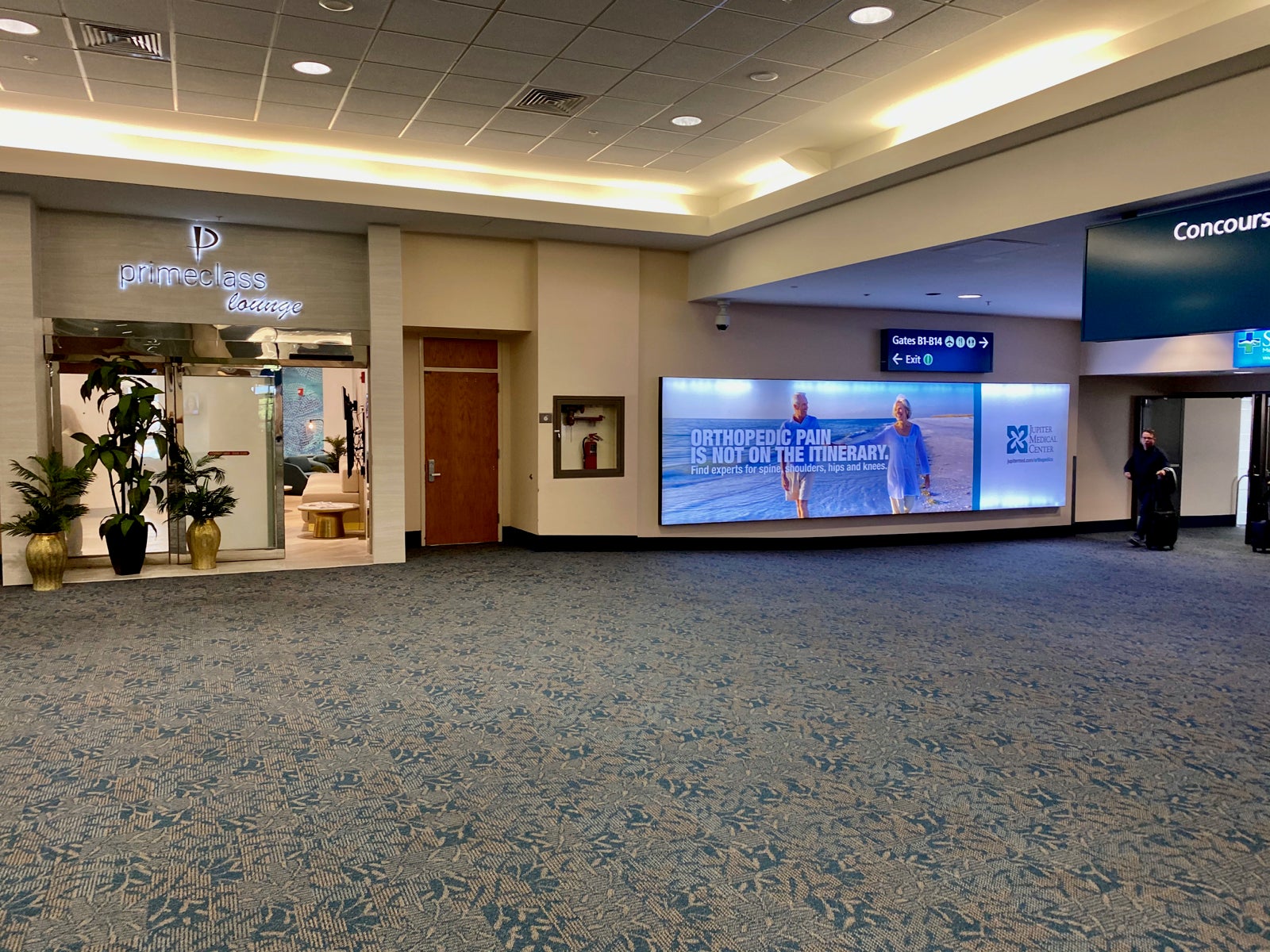 Review: Primeclass Lounge at Palm Beach Airport - The Points Guy