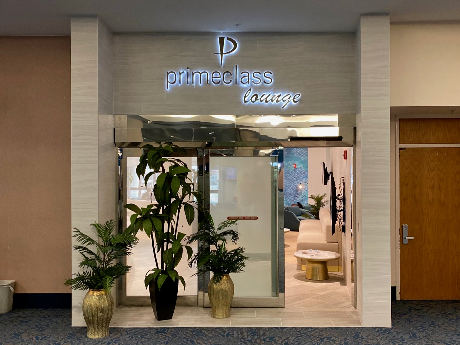 Review: Primeclass Lounge at Palm Beach Airport - The Points Guy