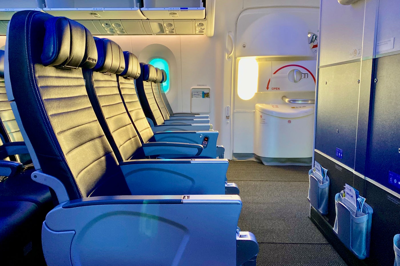United’s retrofitted 787 is better for everyone — except those looking ...