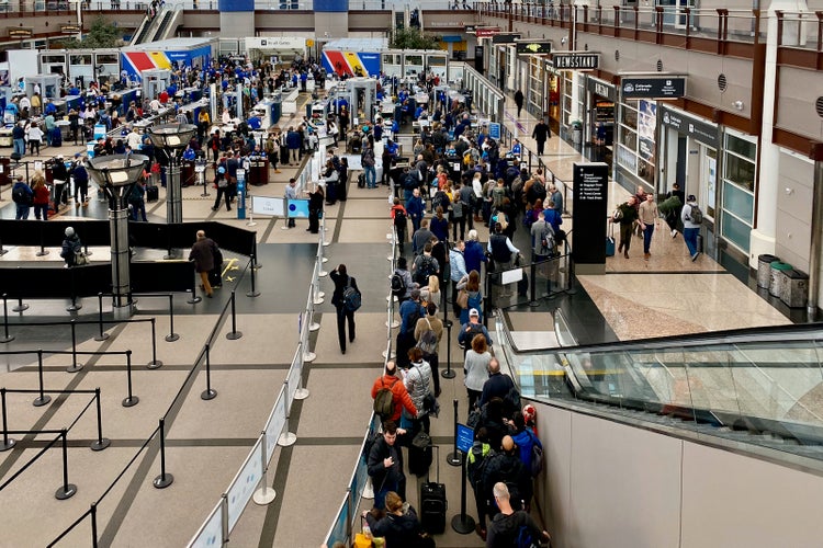 What it’s like to fly with Denver Air Connection - The Points Guy