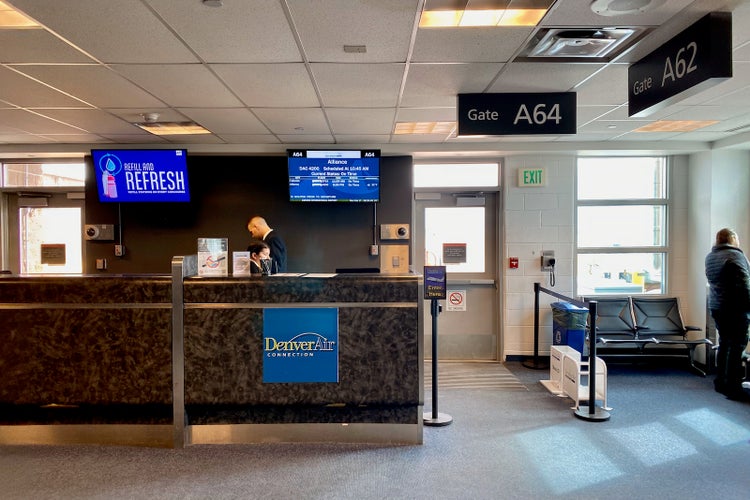 What it’s like to fly with Denver Air Connection - The Points Guy