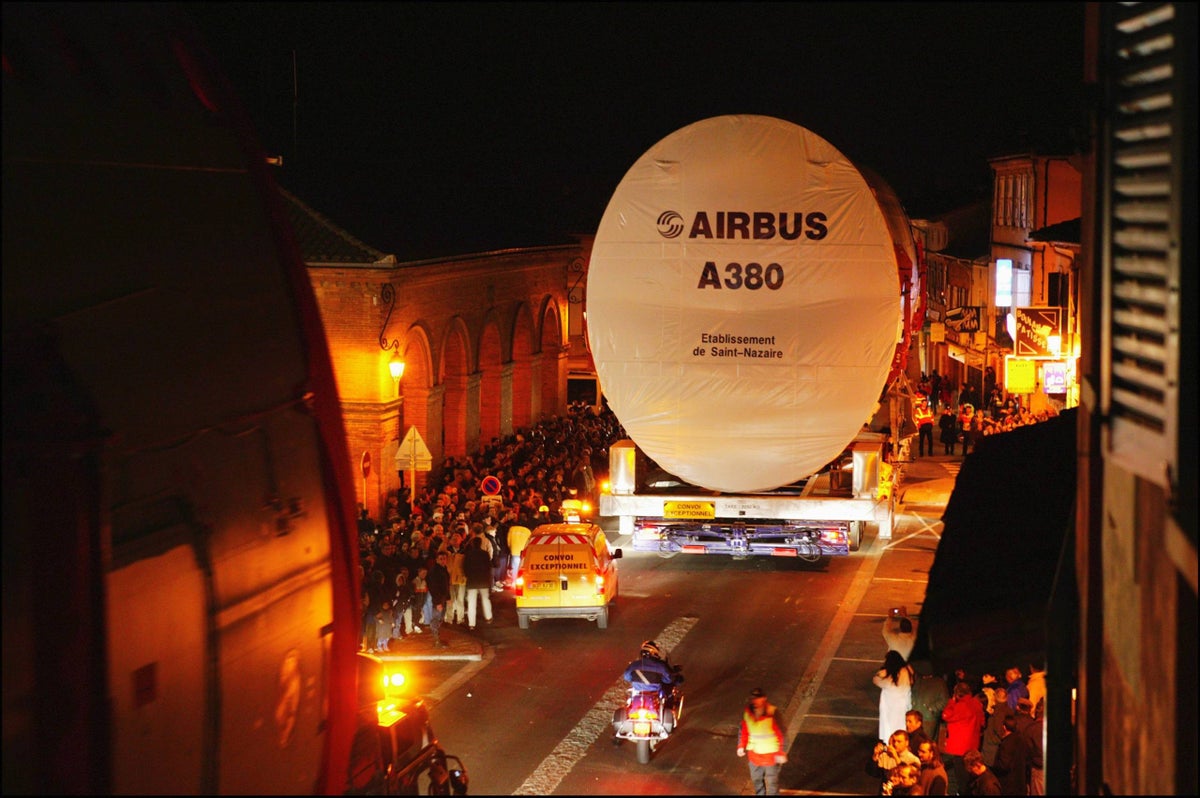 The Airbus A380 rolled through a French town for the last time - The ...