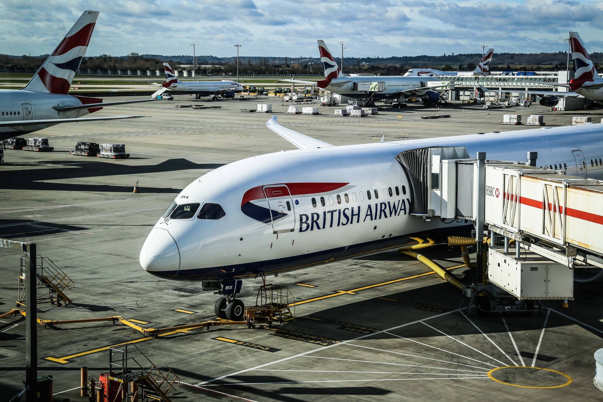 How do aircraft brakes work? - The Points Guy