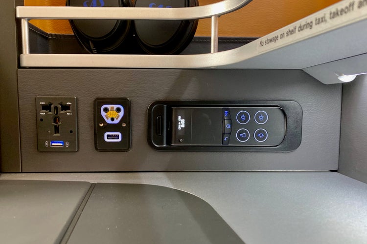 Inside the SAS Airbus A350, in all classes - The Points Guy