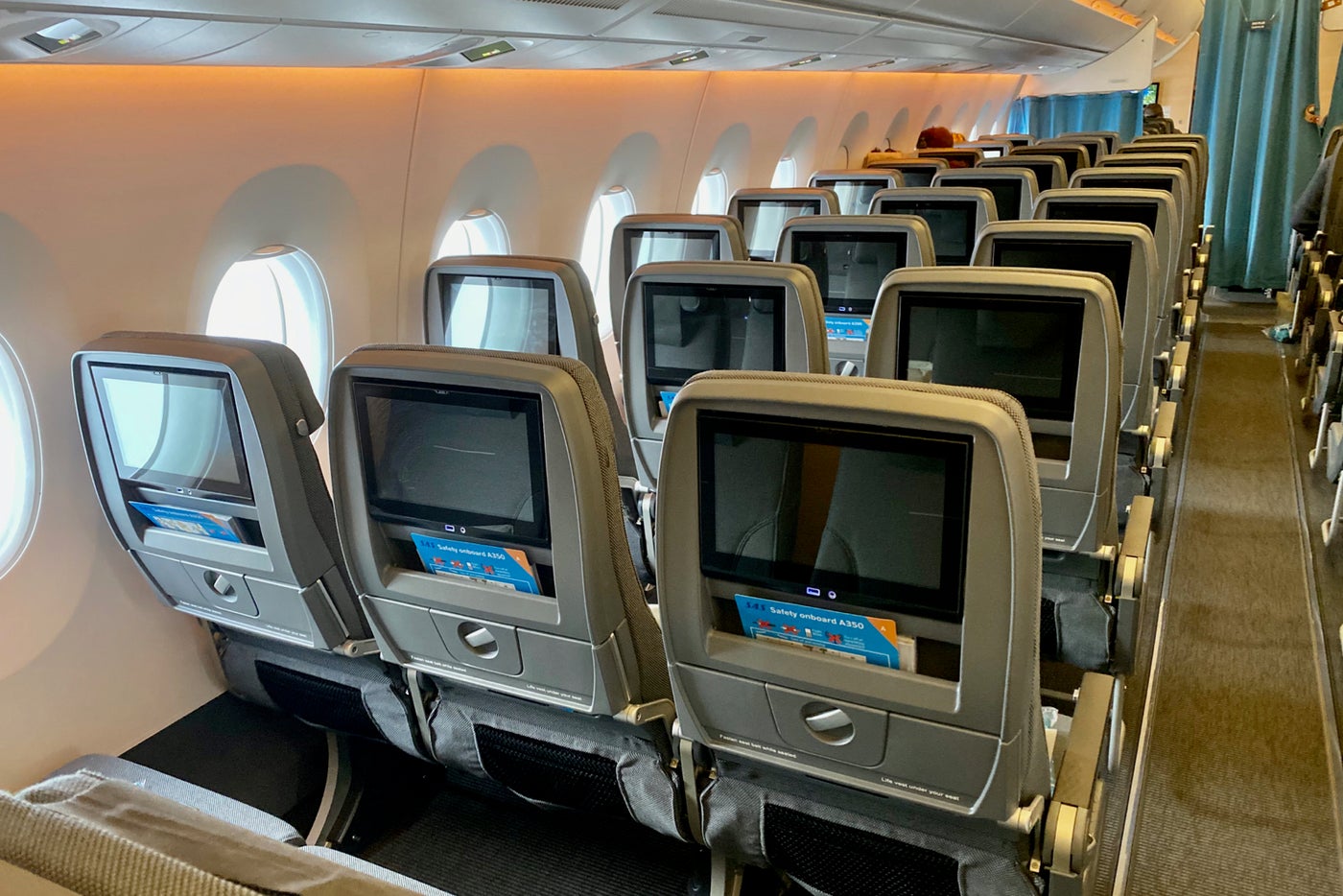 Inside the SAS Airbus A350, in all classes