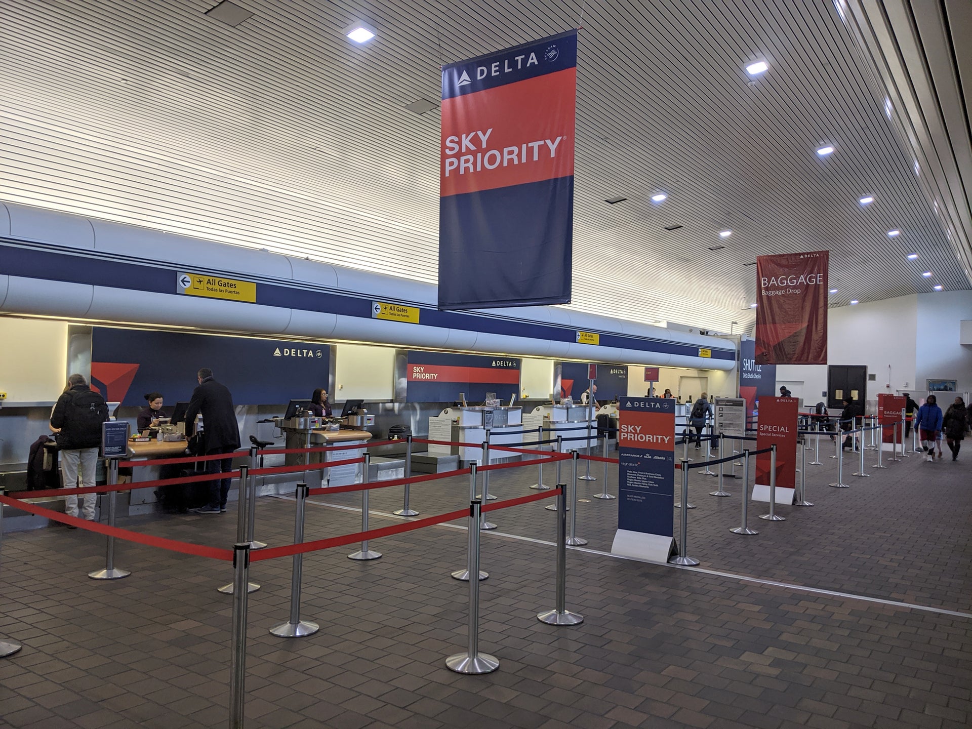 Review: Delta's Boeing 717 in first class, LGA to Chicago - The Points Guy