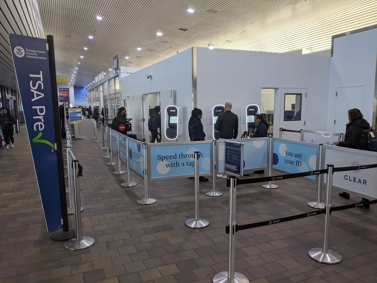 Review: Delta's Boeing 717 in first class, LGA to Chicago - The Points Guy