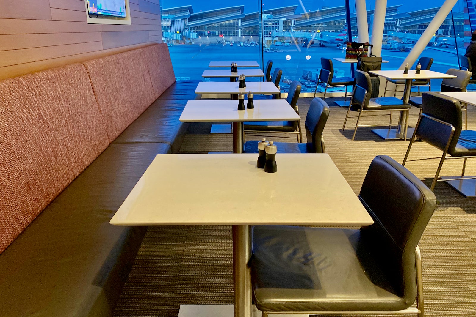 Review: American Airlines Flagship First on the Airbus A321T - The ...