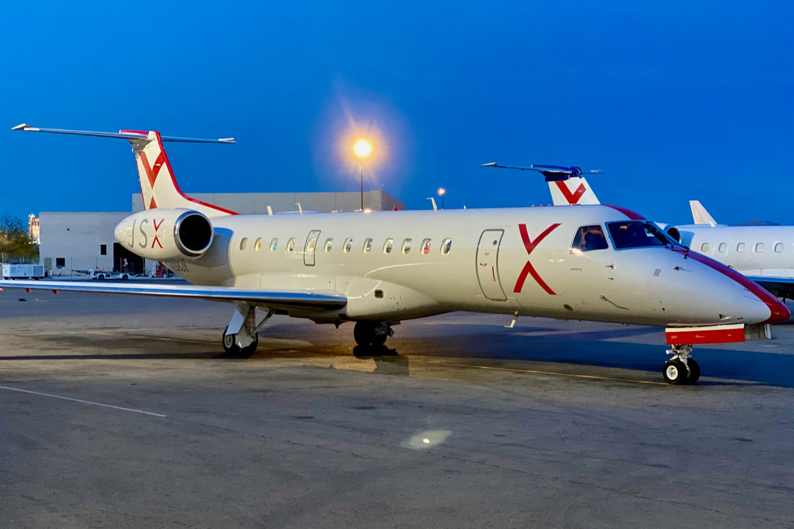 JSX debuts a 30-seat regional jet in a luxurious 1-1 configuration ...