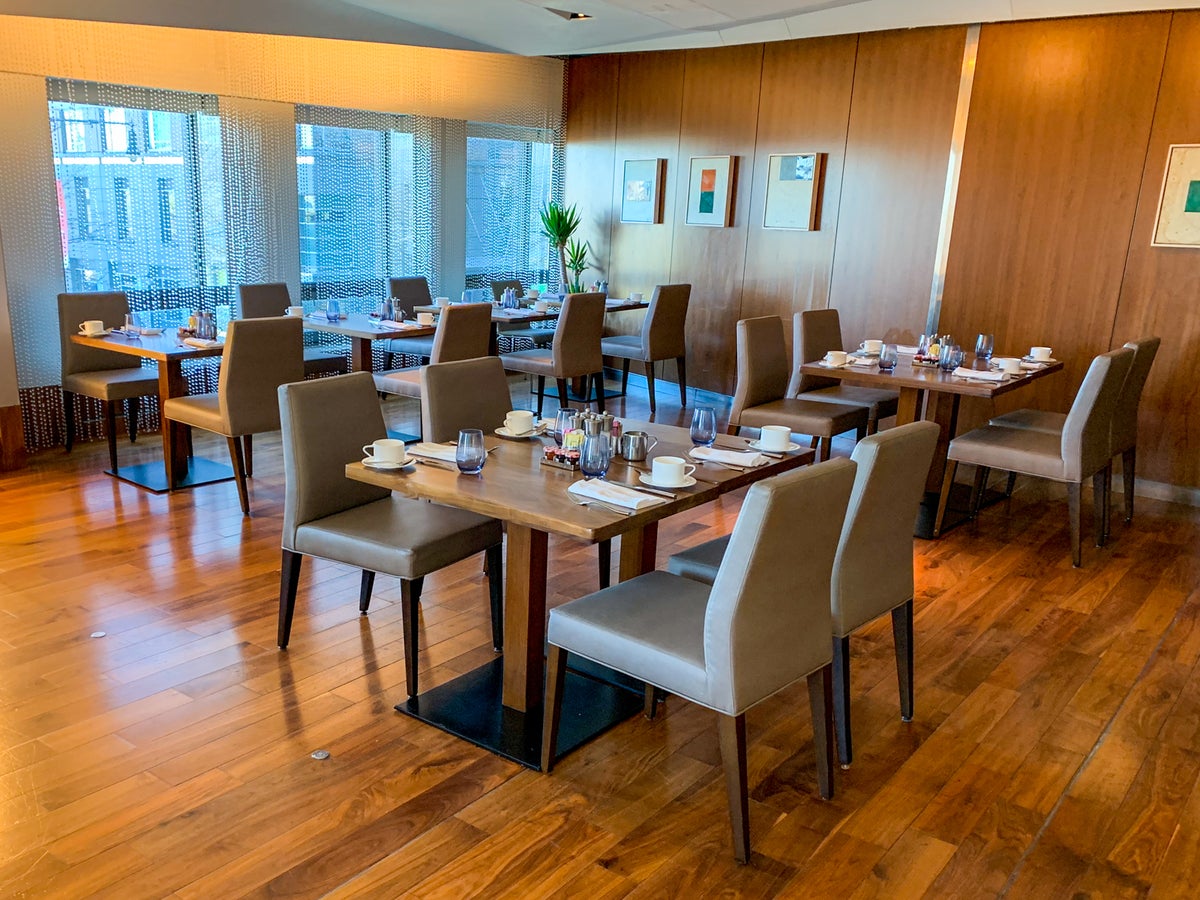 Trying out the new Hilton Honors 'breakfast' benefit for elite members ...