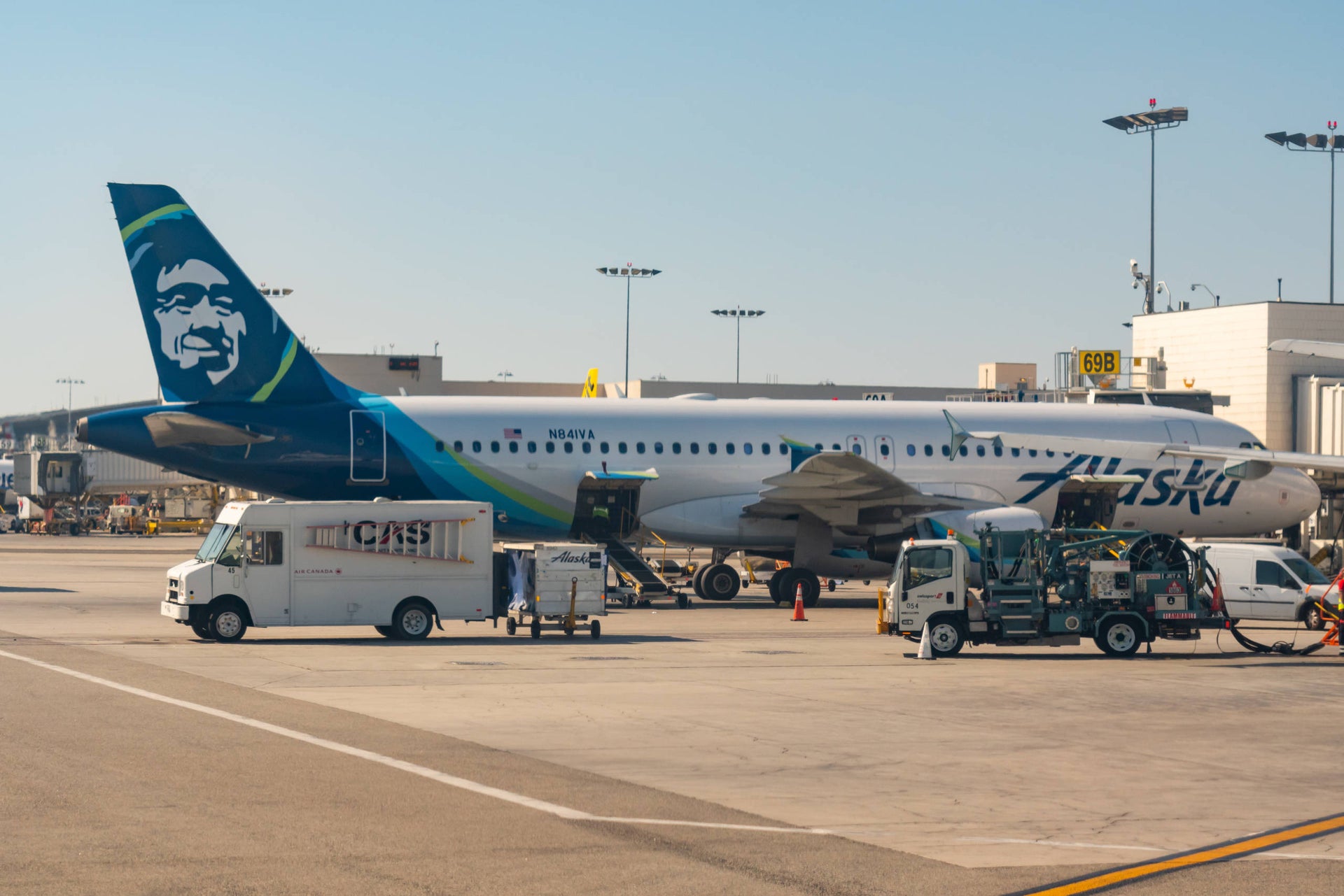 Alaska moves forward with Airbus A320 retirements next year - The ...