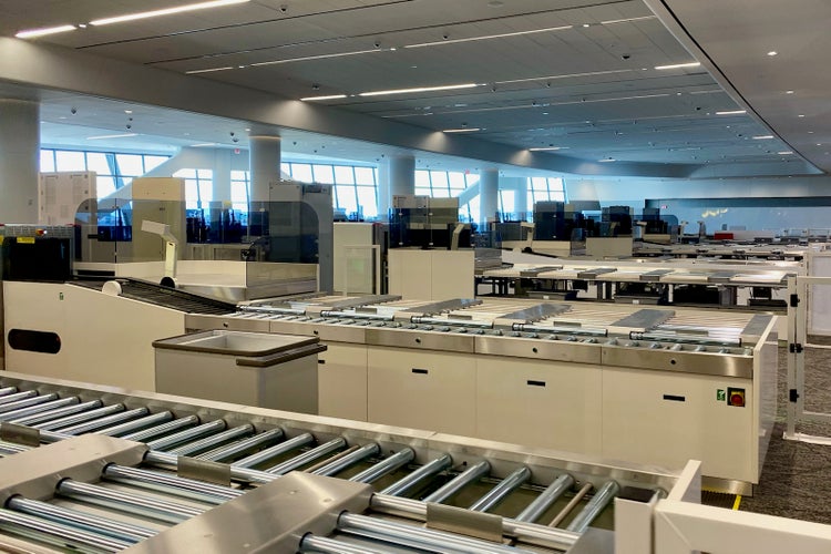 Head-to-head: Which new LaGuardia terminal is better for travelers ...