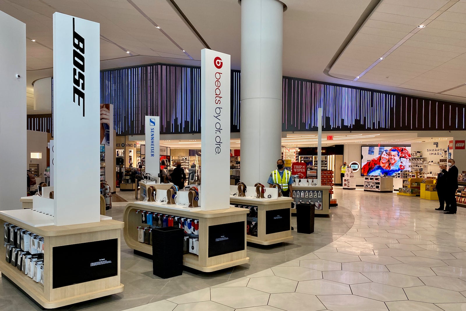 The final piece of the transformed LaGuardia Terminal B is now open ...
