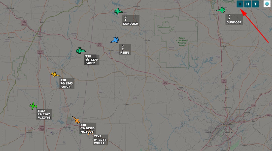How to use flight-tracker apps to tell what planes are overhead - The ...