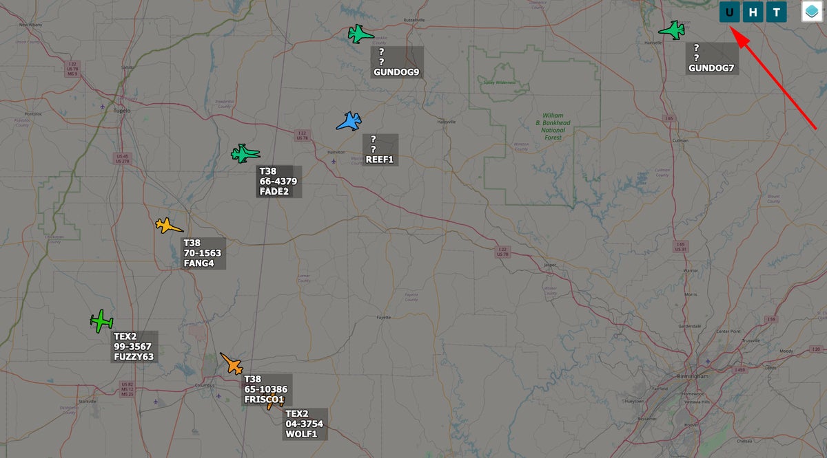 How to use flight-tracker apps to tell what planes are overhead - The ...