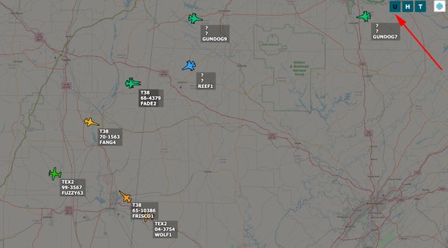 How to use flight-tracker apps to tell what planes are overhead - The ...