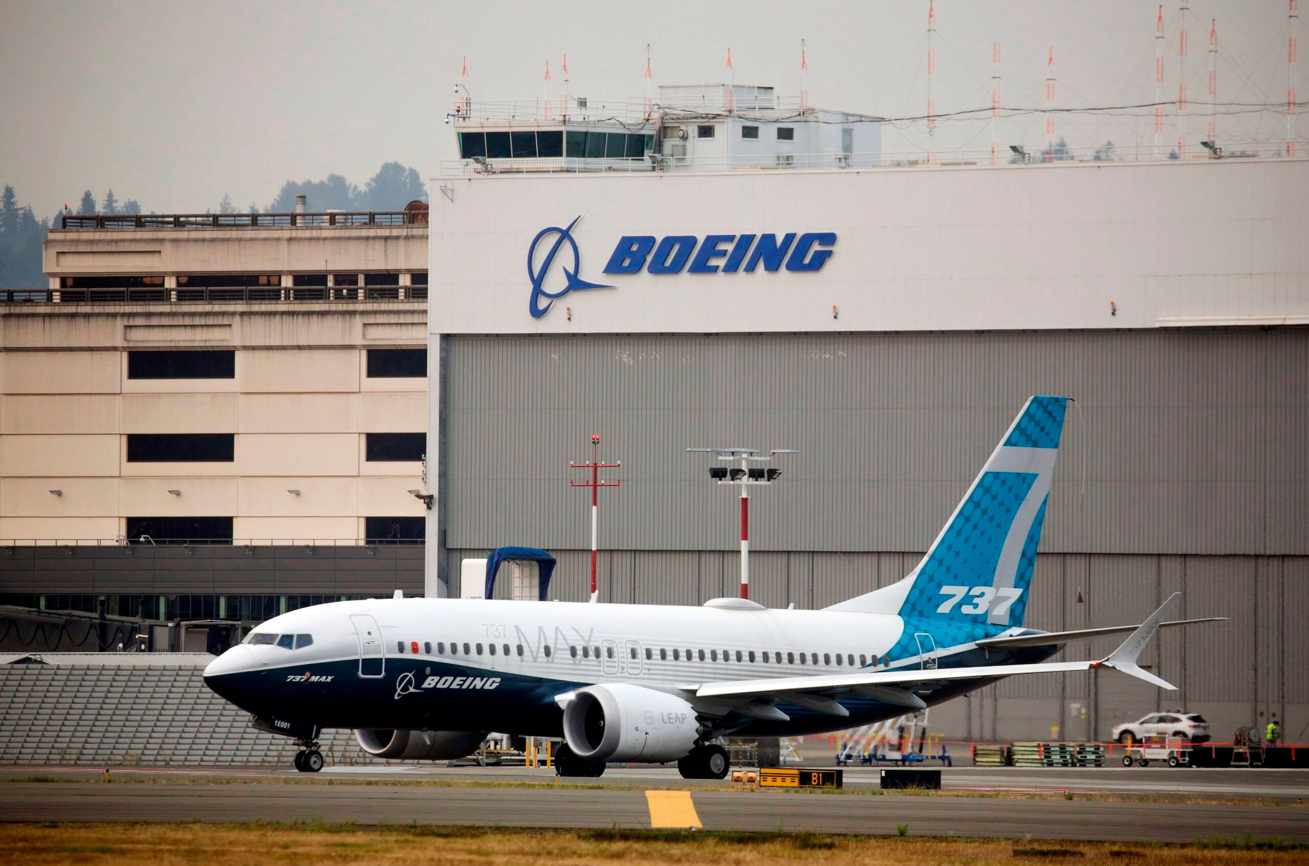 FAA chief flies Boeing 737 MAX test flight amid recertification effort ...