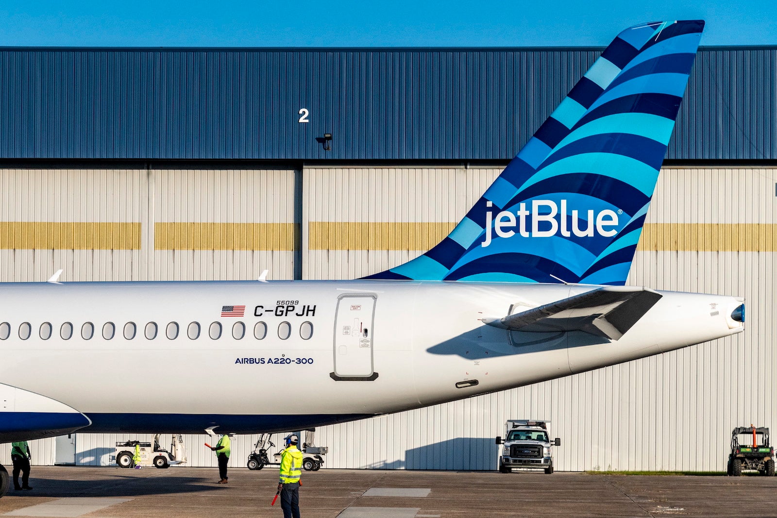 JetBlue's first A220 debuts new "Hops" tail design - The Points Guy