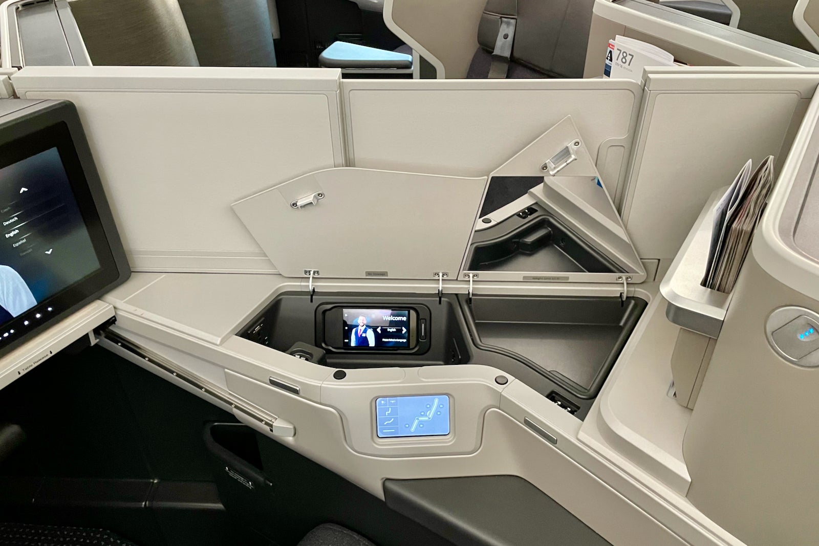 First look: American’s new and improved 787-8 Dreamliner - The Points Guy