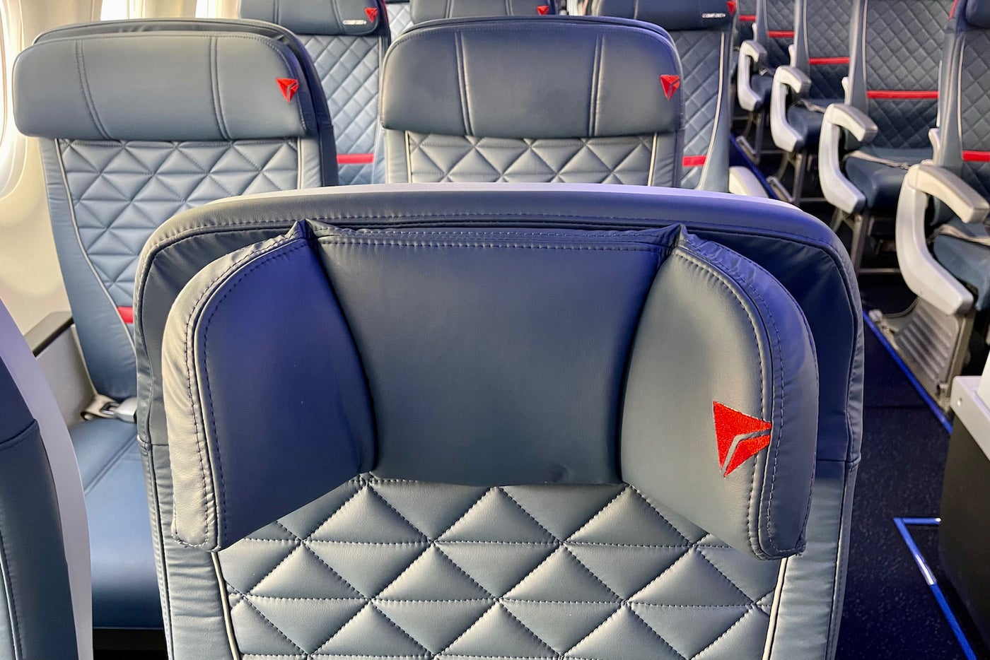 Here's why you'll love Delta's brand-new Airbus A220-300