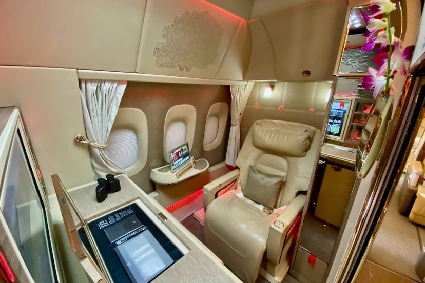 Review: Emirates' game-changer first-class suite - The Points Guy