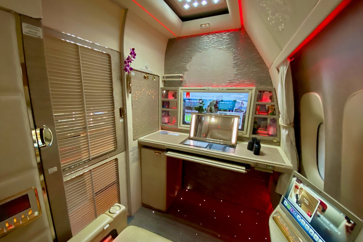 Review: Emirates' game-changer first-class suite - The Points Guy