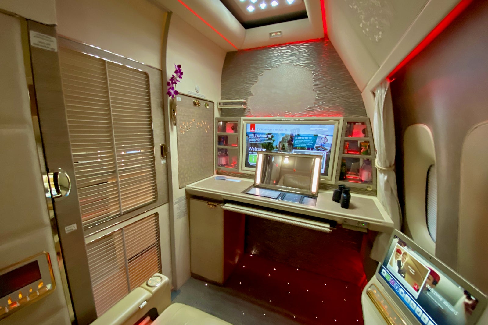 Review: Emirates' game-changer first-class suite - The Points Guy