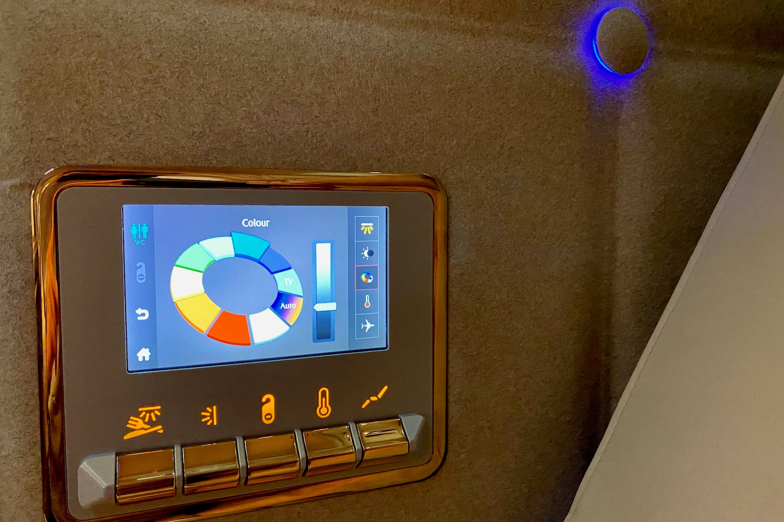 Review: Emirates' game-changer first-class suite - The Points Guy