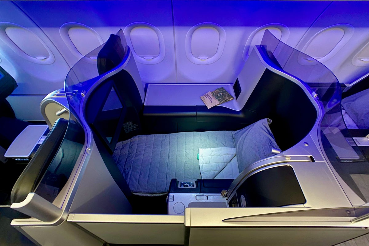 How JetBlue's new Mint business class stacks up against the original ...