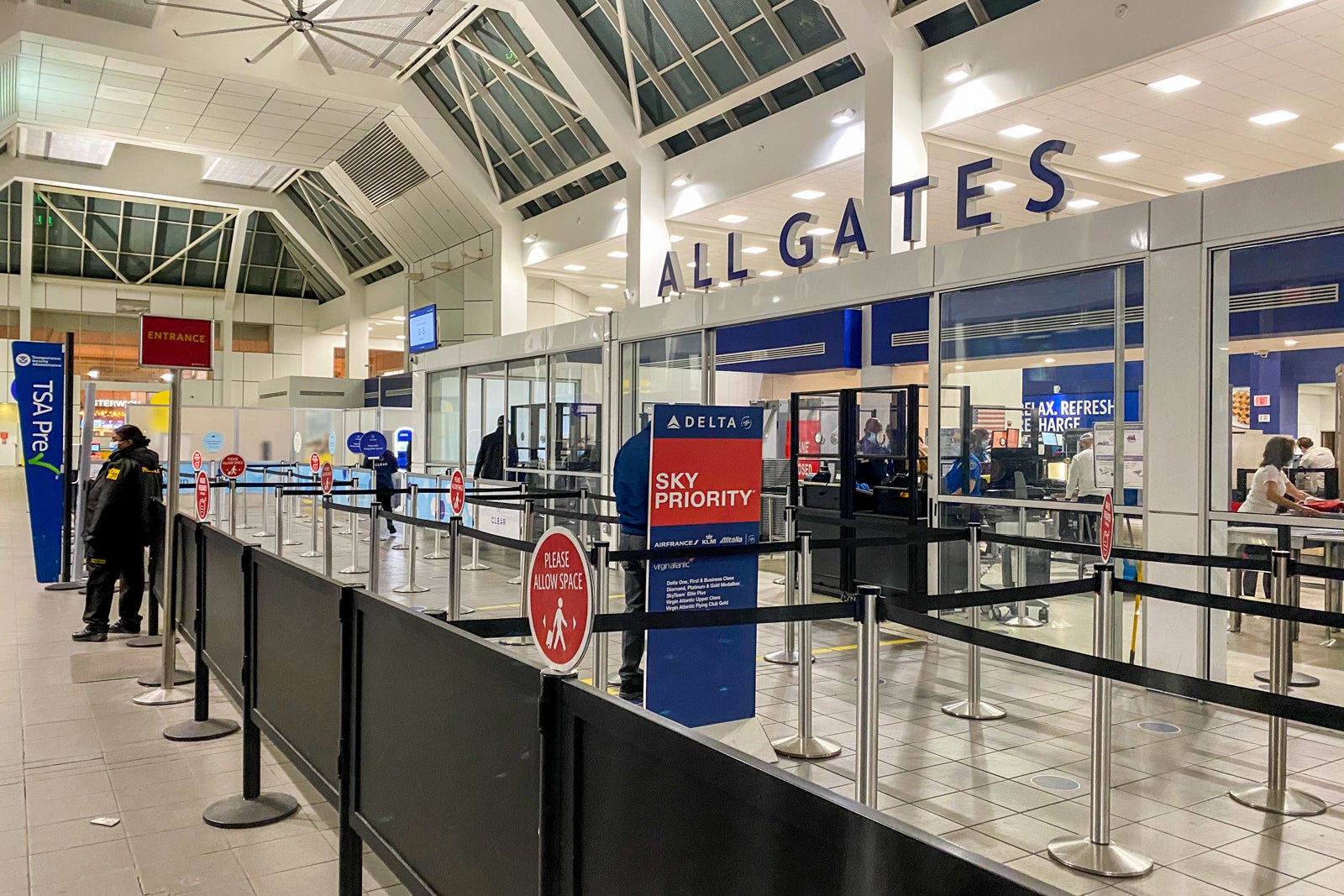 Why Spirit gives Delta a run for its money in our head-to-head ...
