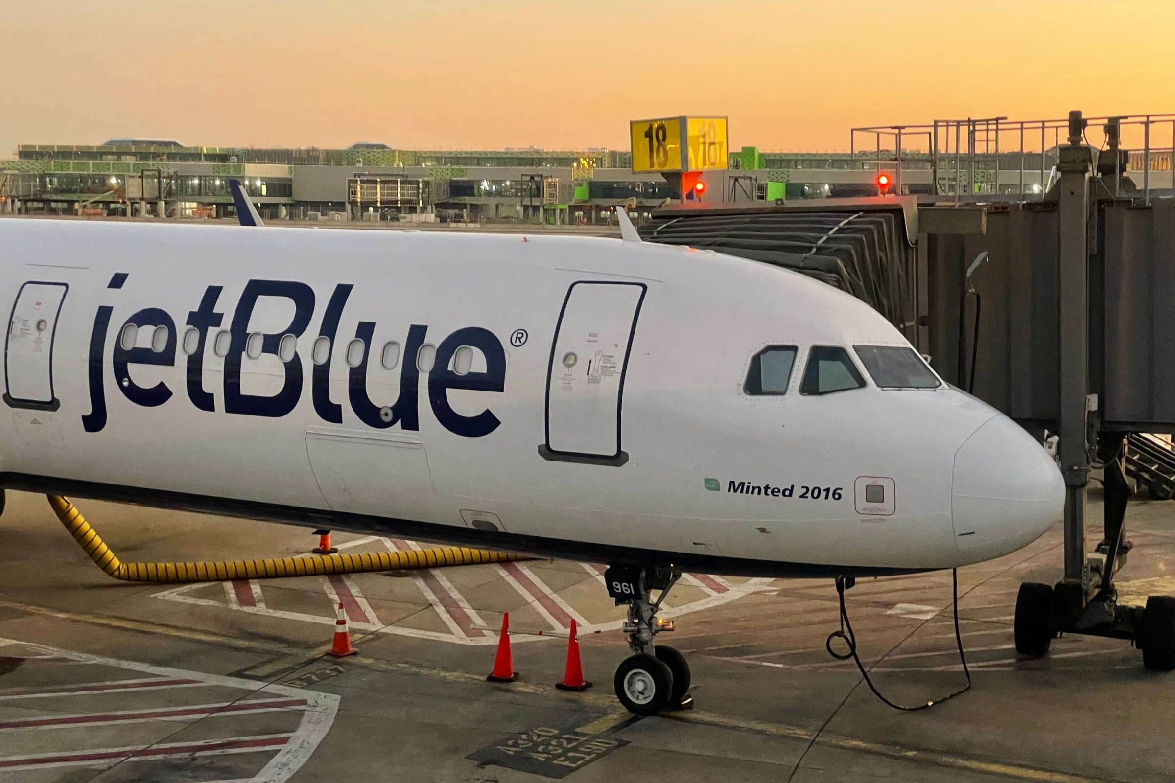 JetBlue union dispute adds a big wrinkle to American Airlines ...