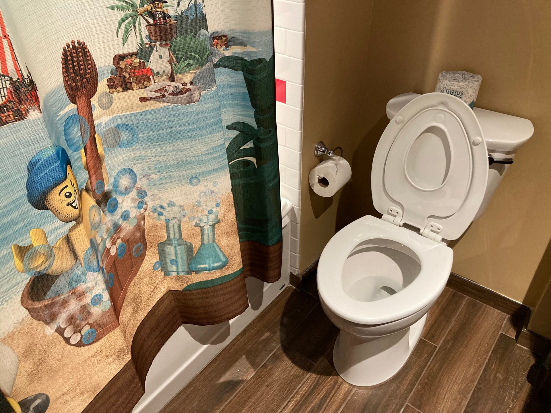 What to know about staying at Pirate Island Hotel at Legoland Florida ...