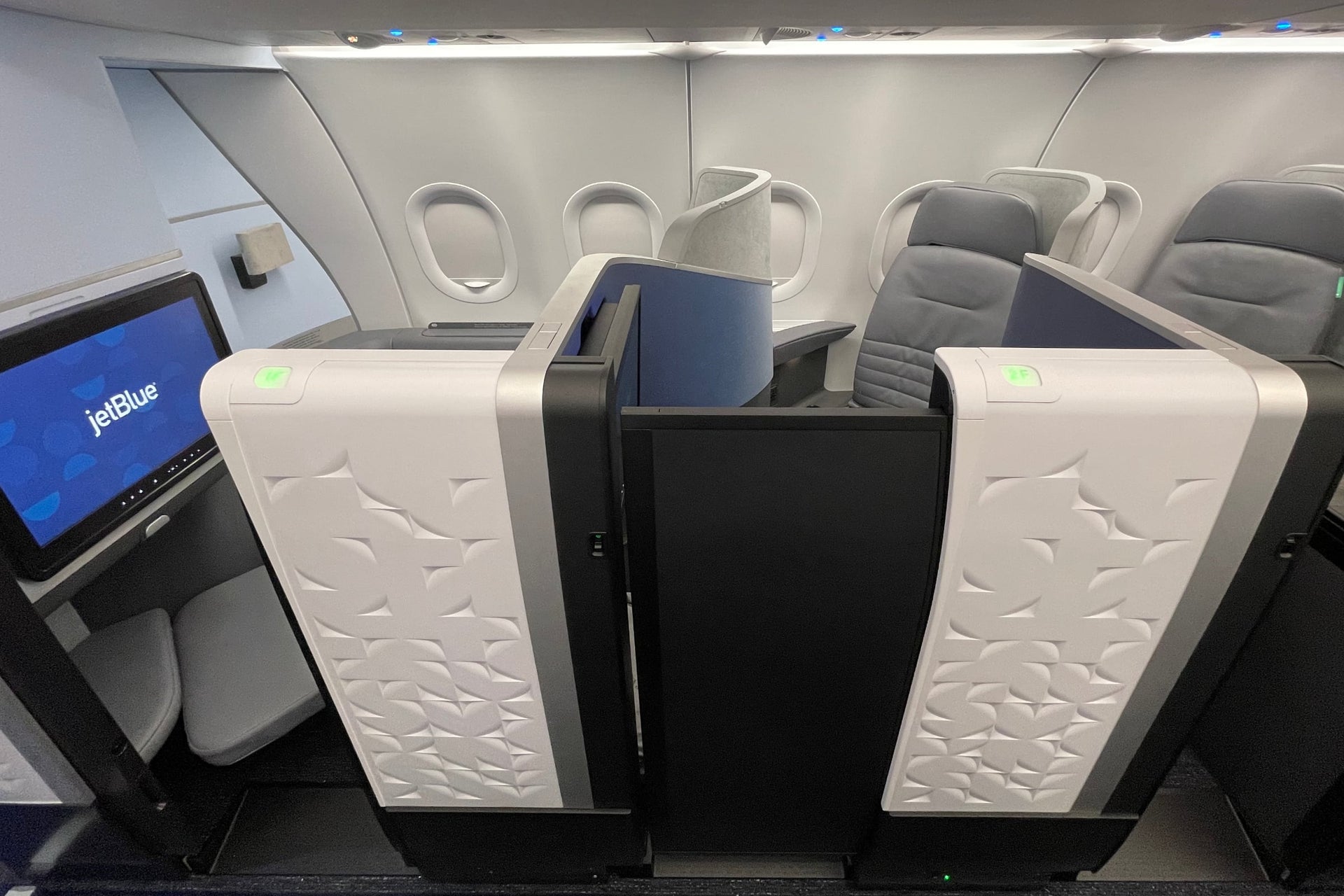 How JetBlue's new Mint business class stacks up against the original ...