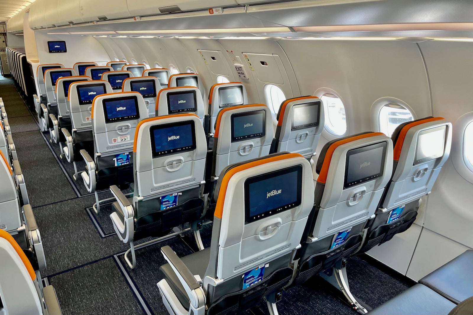 Touring JetBlue’s new coach cabin on the Airbus A321neo - The Points Guy