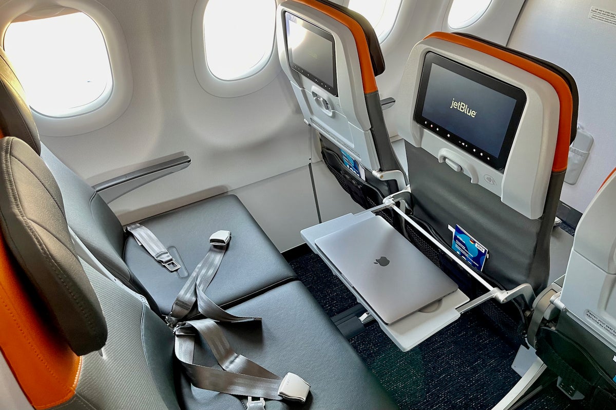 Touring JetBlue’s new coach cabin on the Airbus A321neo - The Points Guy