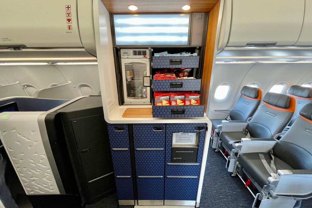 Touring JetBlue’s new coach cabin on the Airbus A321neo - The Points Guy