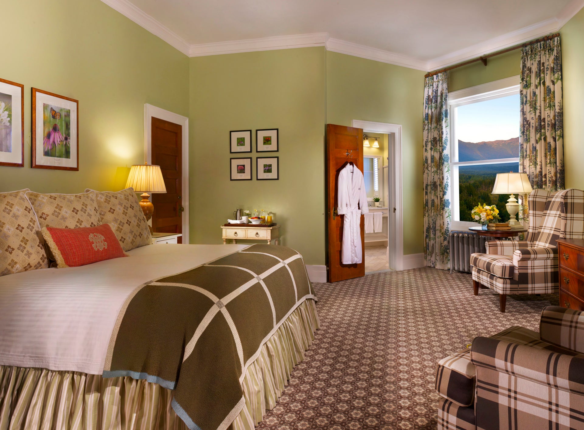 What it's like at Omni Mount Washington Hotel and Bretton Woods Ski ...