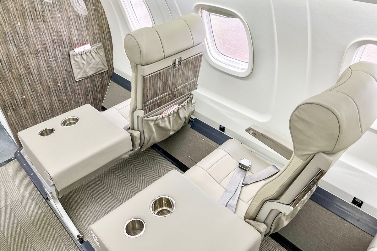 Behind the scenes: Touring JSX's ultra-spacious 1-1-configured jet ...