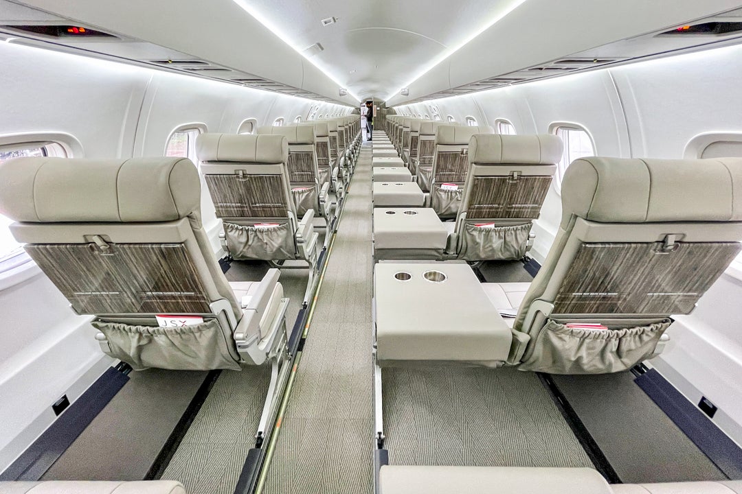 Behind the scenes: Touring JSX's ultra-spacious 1-1-configured jet ...