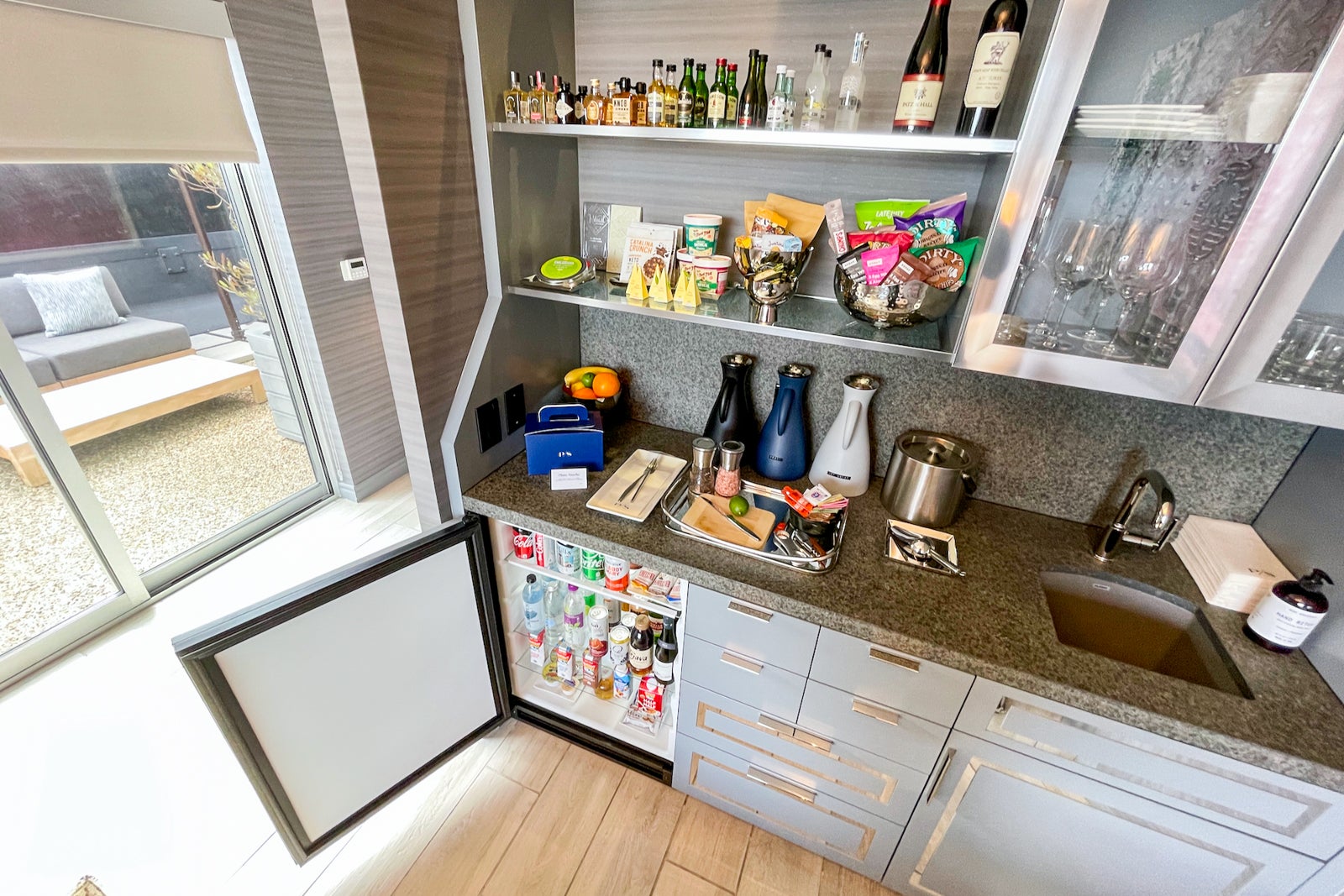 Everything you need to know about LAX’s Private Suites - The Points Guy