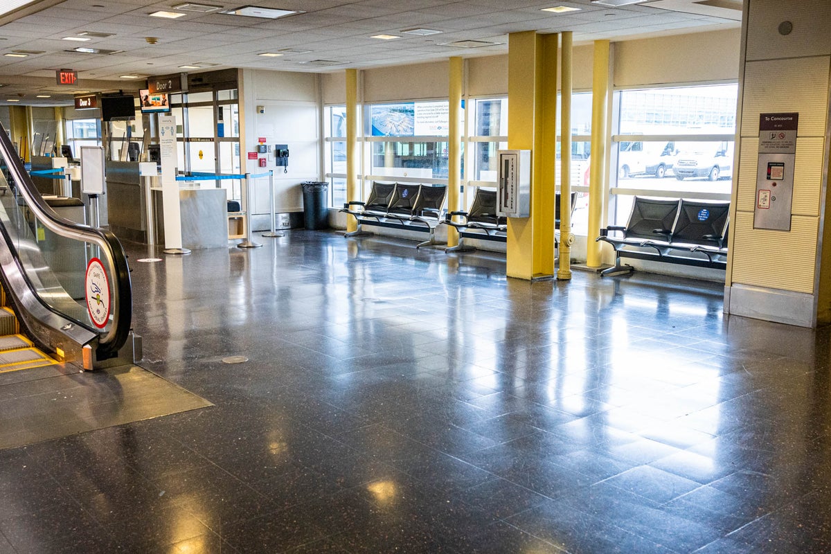 Gate 35X closes after torturing passengers for 24 years at DCA - The ...