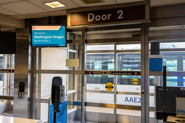 Gate 35X closes after torturing passengers for 24 years at DCA - The ...