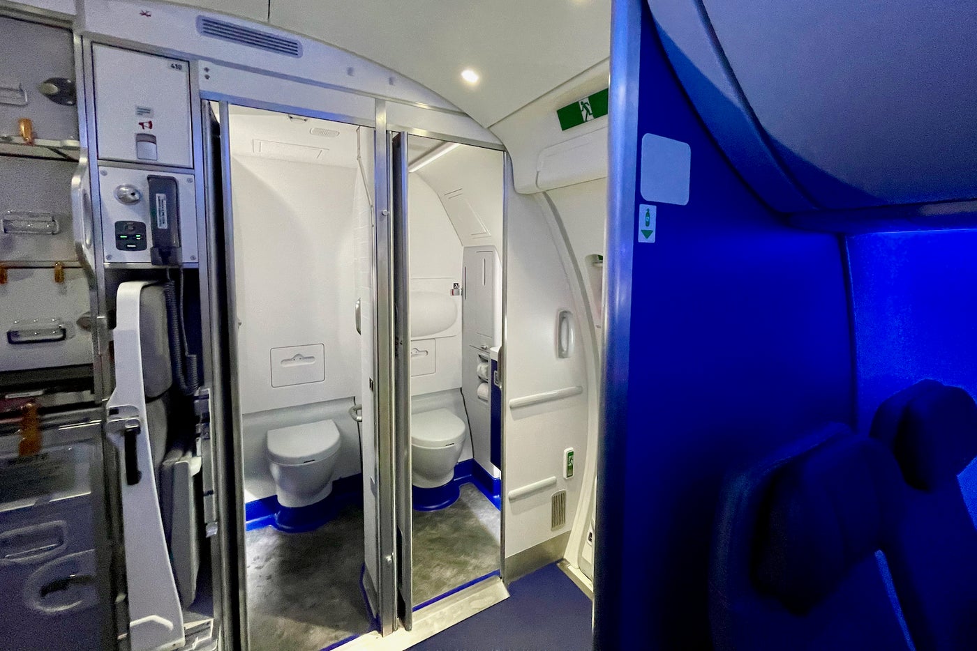Inside JetBlue's Airbus A220-300 inaugural flight