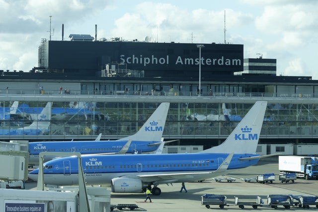 Sweet Spot Sunday: Fly from the US to Europe in economy with Flying ...
