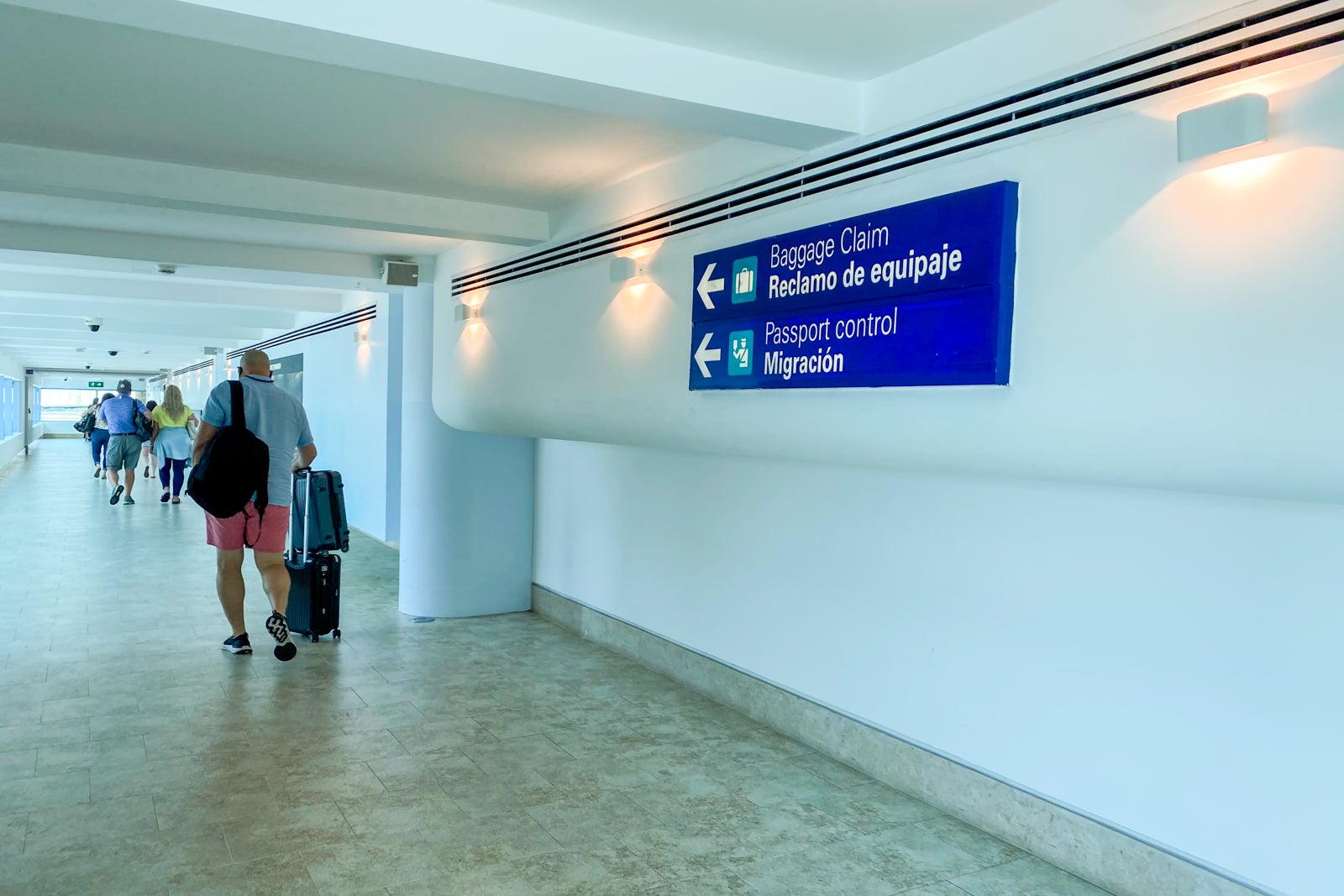 What it's like to use a VIP service to quickly get through the Cancun ...