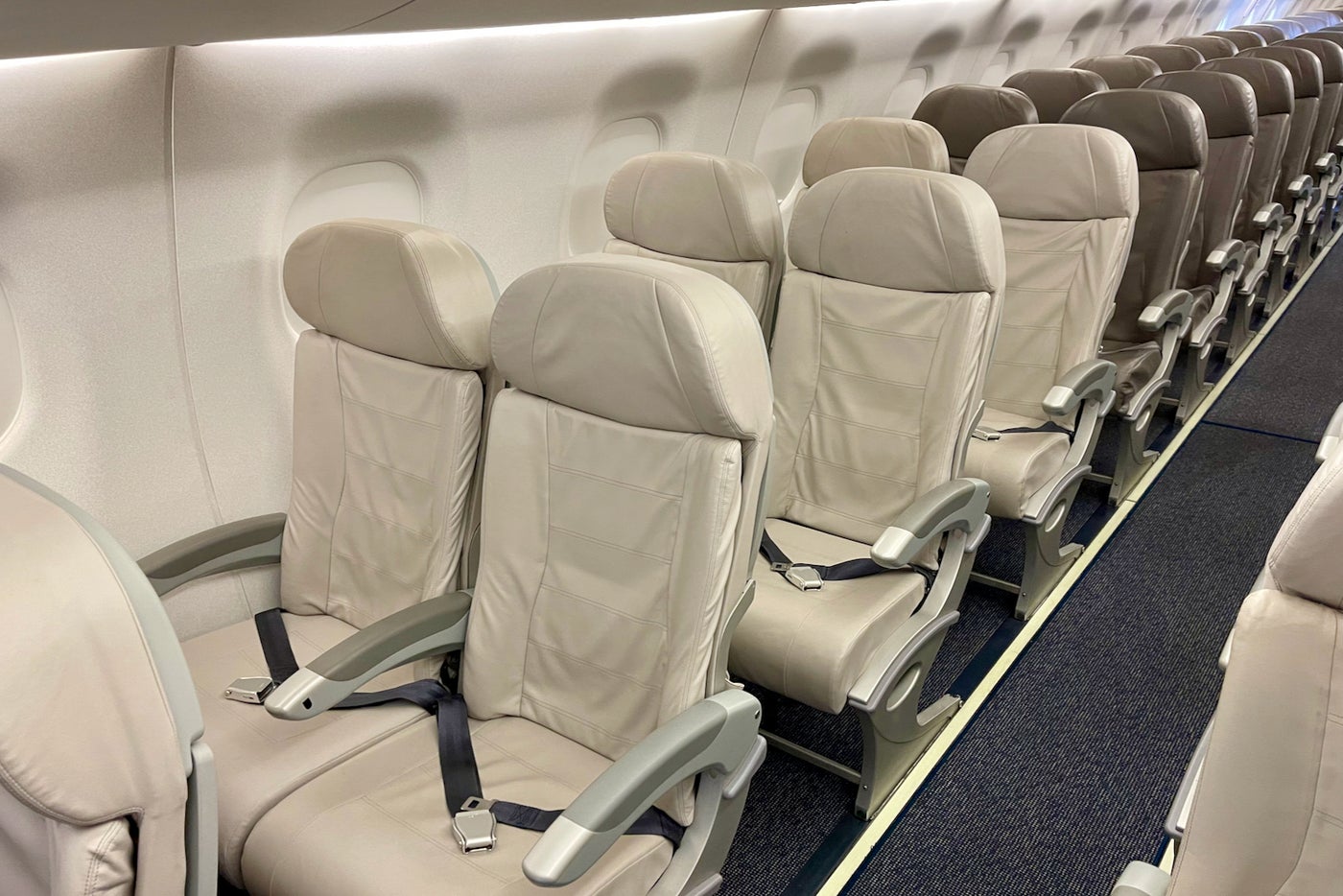 First look and where to sit when flying Breeze Airways’ Embraer 195