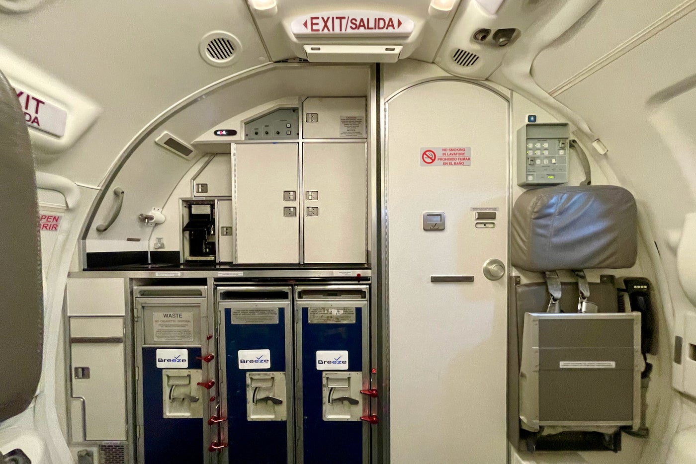 First look and where to sit when flying Breeze Airways’ Embraer 195