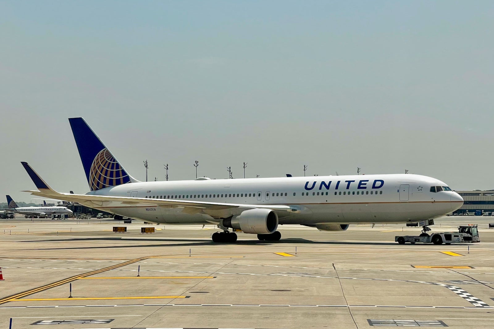 United upgrades 8 Hawaii routes with its nicest wide-body jets - The ...