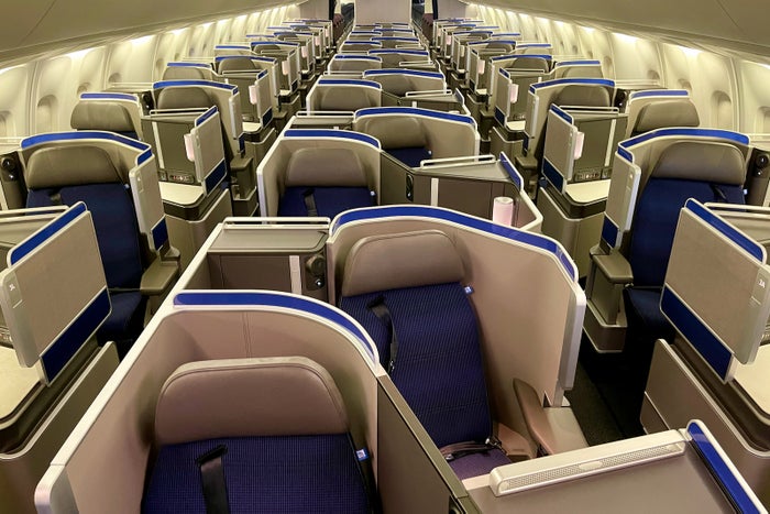 United's 2 flagship Hawaii routes just got renewed for another season